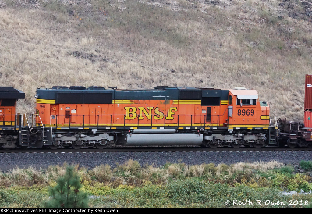 BNSF 8969
